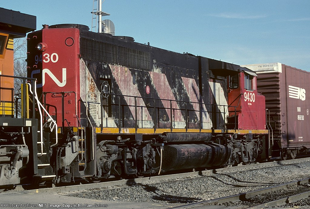 CN GP40-2W 9430